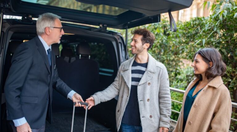 Luxe SUV Hire for Sydney Airport Transfers | STA
